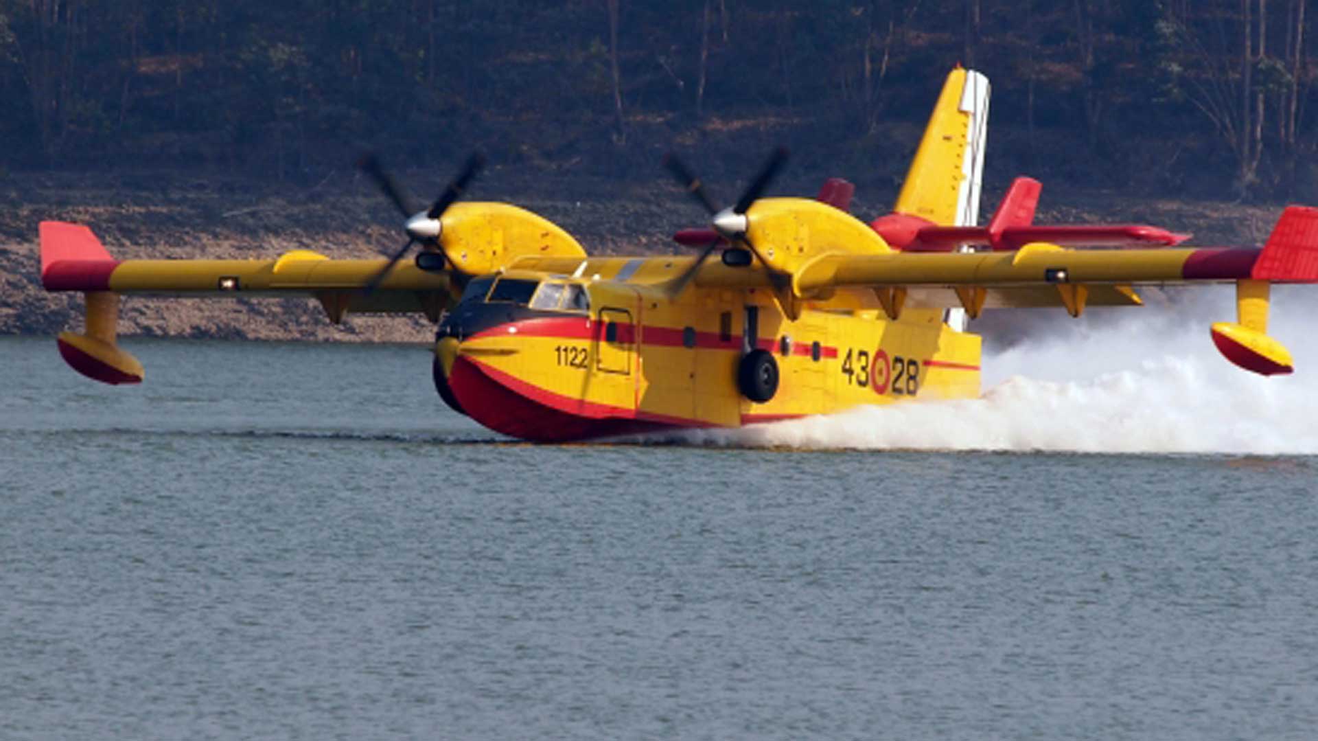Aerial Firefighters - De Havilland Canada