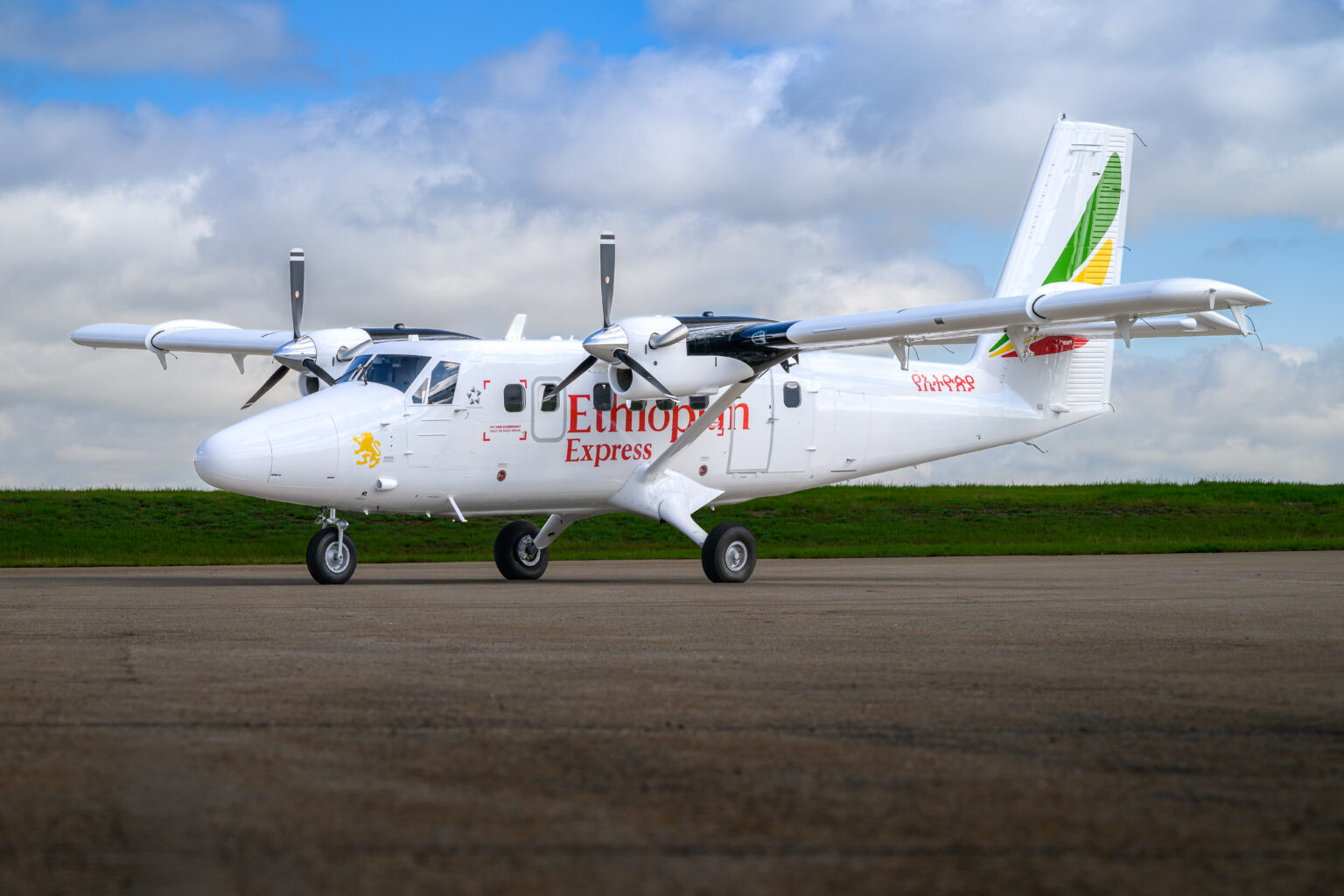 De Havilland Canada Delivers First Twin Otter Classic 300-G to ...